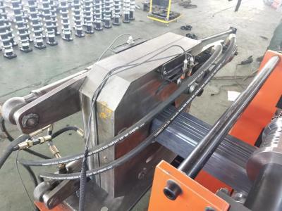 Cina Quadrato e rotolo rotondo dell'incanalamento che formano la pioggia di alluminio della macchina per costruzione in vendita