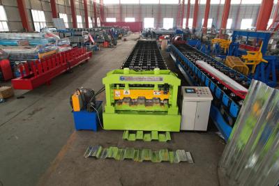 Cina Rotolo della piattaforma del metallo di controllo automatico che forma macchina con 10 - 20m/Min in vendita
