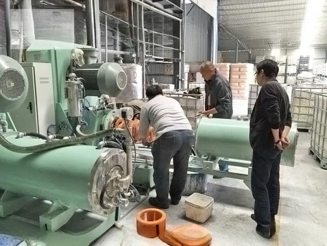 Degold Ce 100 Liters Horizontal Sand Mill