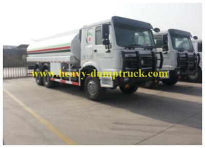 Cina Il trasporto dell'olio di HOWO trasporta l'azionamento su autocarro CBM e 20000L 290hp di 20 per l'Africa in vendita