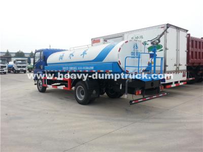 Cina Camion di serbatoio di acqua professionale di SINOTRUK HOWO 4X2 6595x2200x2550mm in vendita
