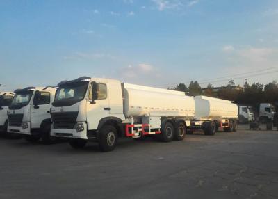 Cina Autocisterna dell'olio di SINOTRUK HOWO/cavalli vapore di olio combustibile del camion un motore da 336 cavalli vapore in vendita