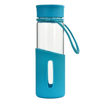 China 480ml High Bososilicate Glass Bottle With Silicone Cover Glass Drinking Cup Travel Mug for sale