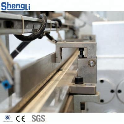 中国 顧客要求のための完全な自動菓子/チョコレート トップ扭曲パッキングマシン 販売のため