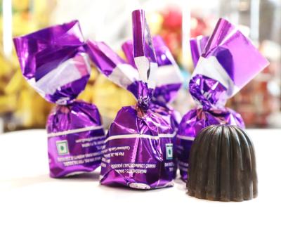 中国 チョコレートシルバー カスタマイズされたキー水平包装包装機 販売のため