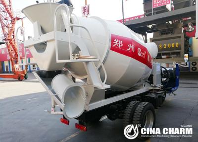 中国 橋/トンネルのための4m3トラックミキサのトラックのドラム便利な操作 販売のため