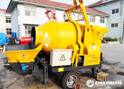 中国 ポンプおよび電動機のタイプ30 m3/hが付いている大きい流れの移動式トラックミキサ 販売のため