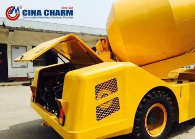 Cina Mini auto che carica la struttura compatta del camion della betoniera con la capacità del tamburo 2300L in vendita