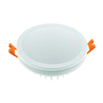 Cina Le lampade commerciali incluse rotonde di Downlight LED trasmettono l'attenuazione dell'angolo del driver 110° in vendita