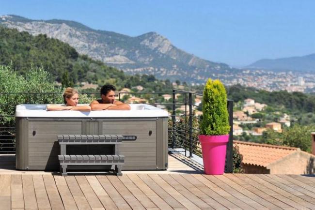 Backyard Swim SPA With 2 Lounges Outdoor Spa Pools For Family 2 Person Massage Bathtubs With Air Jets