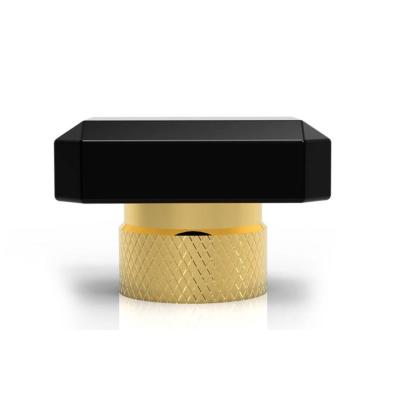 China OEM ODM Zinc Alloy Perfume Cap Square Inlay Turn Gold Plated for sale