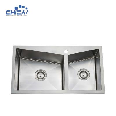 China Double Bowl Handmade kitchen Sinks SUS304 stainless steel Kitchen Sinks for sale