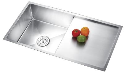 China Handmade Single Bowl kitchen Sinks SUS304 stainless steel Kitchen Sinks With Wing for sale