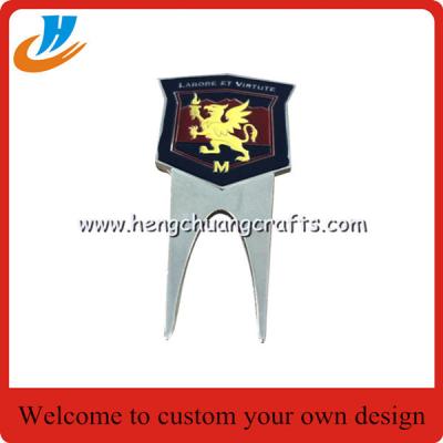 China New design custom golf accessory enamel pin golf badge fork with custom logo for sale