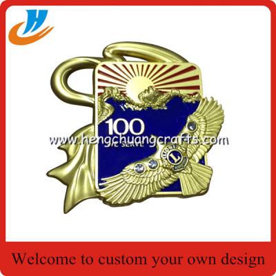 China Shenzhen factory custom lion club badge,matt gold plated metal lapel pin for sale