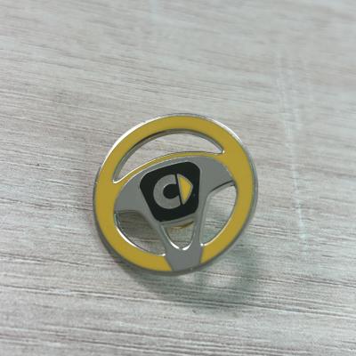 China Steering Wheel Shape Enamel Pin, Car Driving Theme Metal Badge, Auto Enthusiast Collectible Lapel Pin for sale