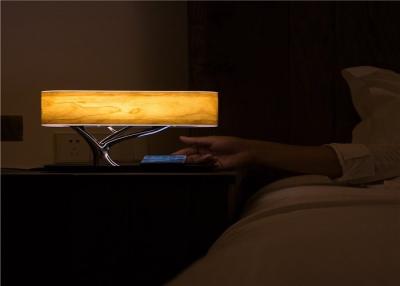 Cina Lampada di scrittorio senza fili del bluetooth LED del caricatore di modo caldo di notte bianca di luminosità di cinque gradi in vendita