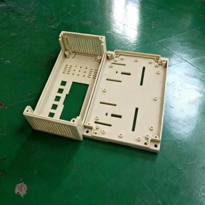 China Customizable Injection Molding Parts with Complex Shapes and Stiffeners for 300,000-1,000,000 Shots Mould Life for sale