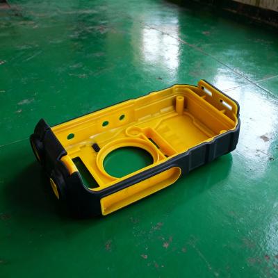 Cina 0.01 a 0.05 mm Parti di sovramoldatura in plastica personalizzabili Resistenza alla temperatura in vendita