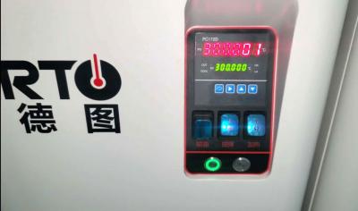 China Constant temperature apparatus 70 ~ 300 C intelligent precision thermostat with oil bath / tank for sale