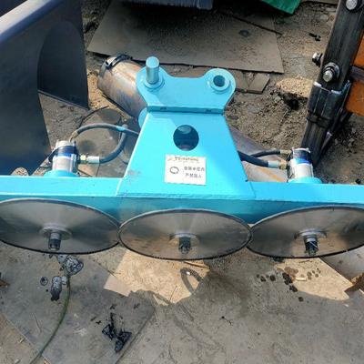 Cina Escavatori personalizzati Macchine di rasatura per frantumi di legno idraulici Testa di sega circolare per alberi in vendita
