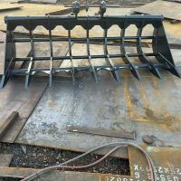China 300 kg Load Mini Excavator Attachments Bucket Root Rake Grapple with Customized Width for sale