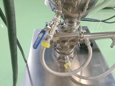 Cina Macchina di rifornimento cosmetica del riscaldamento verticale Constant Temperature Cream Filling Equipment pratico in vendita