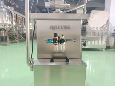 Cina Macchina di rifornimento cosmetica del riscaldamento verticale Constant Temperature Cream Filling Equipment pratico in vendita
