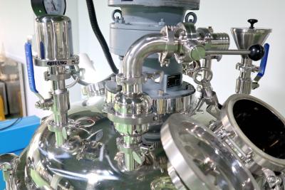 Cina Impastatrice d'emulsione d'omogeneizzazione di vuoto del gel dell'unguento della lozione del corpo della crema di fronte in vendita
