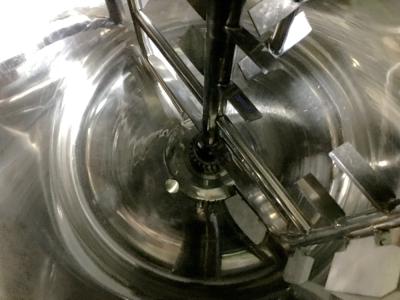 China Opgeschorte Vaste lichamen Vloeibare Zeep het Maken Machine emulgerende shampoo het mengen mixer Te koop