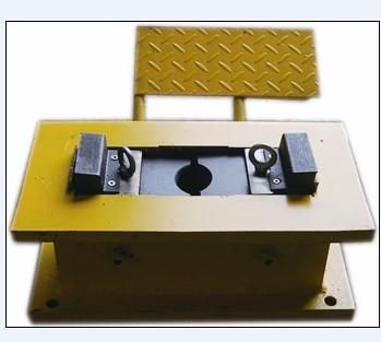 Cina Morsetto e mandibole del peso morto del morsetto del piede del barilotto di centro del cavo per perforare in vendita
