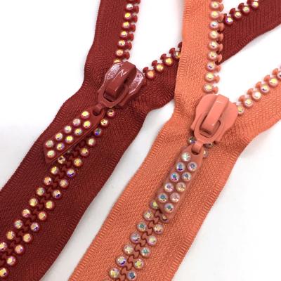 China #5 #10 Auto-Lock Rhinestone Metal Zipper Open End In Red for sale