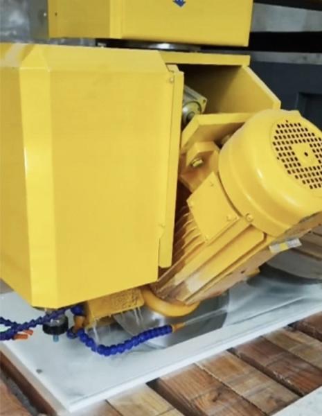 Quality ZEUS 4 Axis Stone CNC Bridge Cutting Machine with PLC Motor Engine & Gear-15KW+7 for sale
