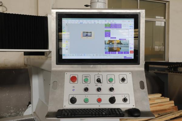 Quality Stone CNC Cutting Machine with 90 Degree Chamfering and 3200*2000mm Worktable for sale