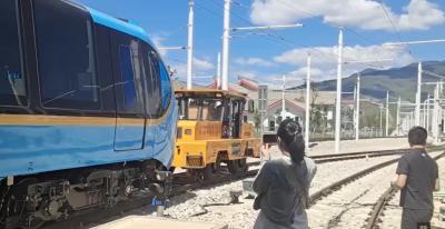 中国 長期使用寿命 鉄道車 移動機 両方向 トラクション 12000 KG 販売のため