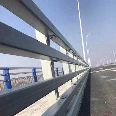 Cina Protezione esteriore Semplice corrimano da ponte in acciaio Per i ponti indonesiani in vendita
