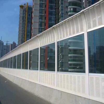 Cina Barriera contro il rumore stradale con schermo isolante acustico a pannello di alluminio e barriera isolante in vendita