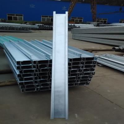Cina Galvanizzato a caldo W Beam Highway Guardrail C Post o U Post con alta durata in vendita