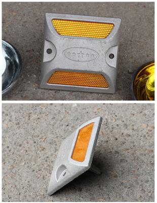 Cina Dimensioni personalizzate di alluminio fuso per la strada con occhio di gatto riflettente con altezza di 50 cm in vendita
