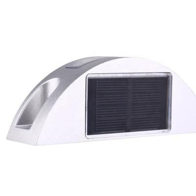 中国 LED 太陽光道路スタッド 123*45mm サイズ 赤 青 黄色 緑色 LED を書き込み 販売のため
