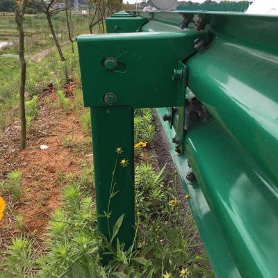 Cina Facile da assemblare caldo immerso Galvanizzato Highway Guardrail Quadrato Blocco per la sicurezza stradale in vendita