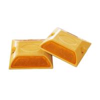 China Red Road Marking Plastic Square Road Stud IP68 Certificate for sale
