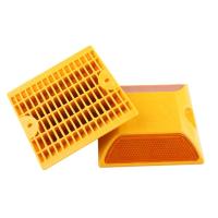China Red Road Marking Plastic Square Road Stud IP68 Certificate for sale