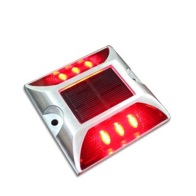 中国 白いLED色と高可視性のある高可視性反射式正方形道路スタッド 販売のため