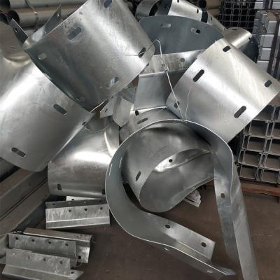 China Retalhos de proteção de estrada revestidos em pó de feixe W com revestimento galvanizado e terminal final à venda