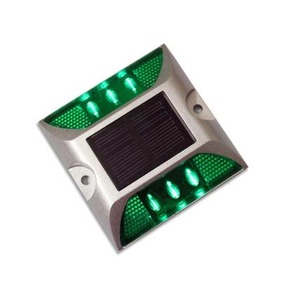 Cina Sicurezza stradale Marcatura stradale quadrata riflettente Stradale Stend Selezione del colore LED personalizzabile in vendita