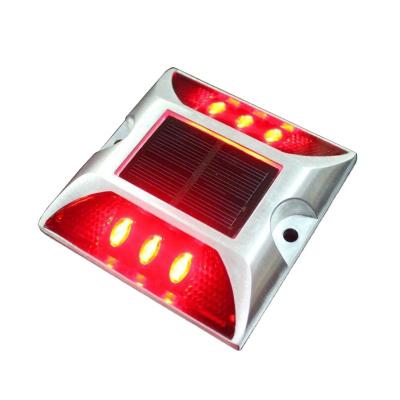 Cina Sicurezza stradale Marcatura stradale quadrata riflettente Stradale Stend Selezione del colore LED personalizzabile in vendita