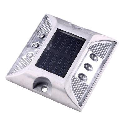 Cina Strada quadrata con luce solare a LED Bianco Giallo Rosso Blu Verde Avvertenza stradale cono in vendita