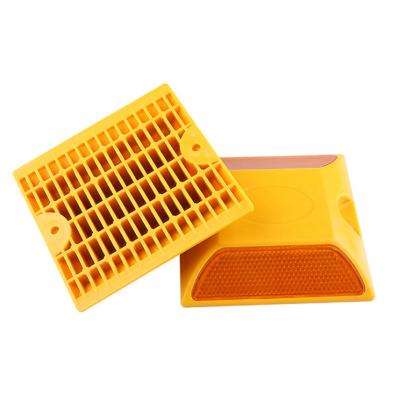 Cina Riflettori in plastica per la strada Cat Eye LED Color Rosso Blu Giallo Bianco Verde 0,5-5 kg in vendita
