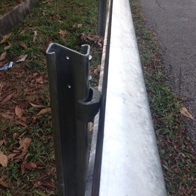 Cina Q235 SJ235R Galvanizzato Z Post per la soluzione di protezione della corrimano stradale in vendita